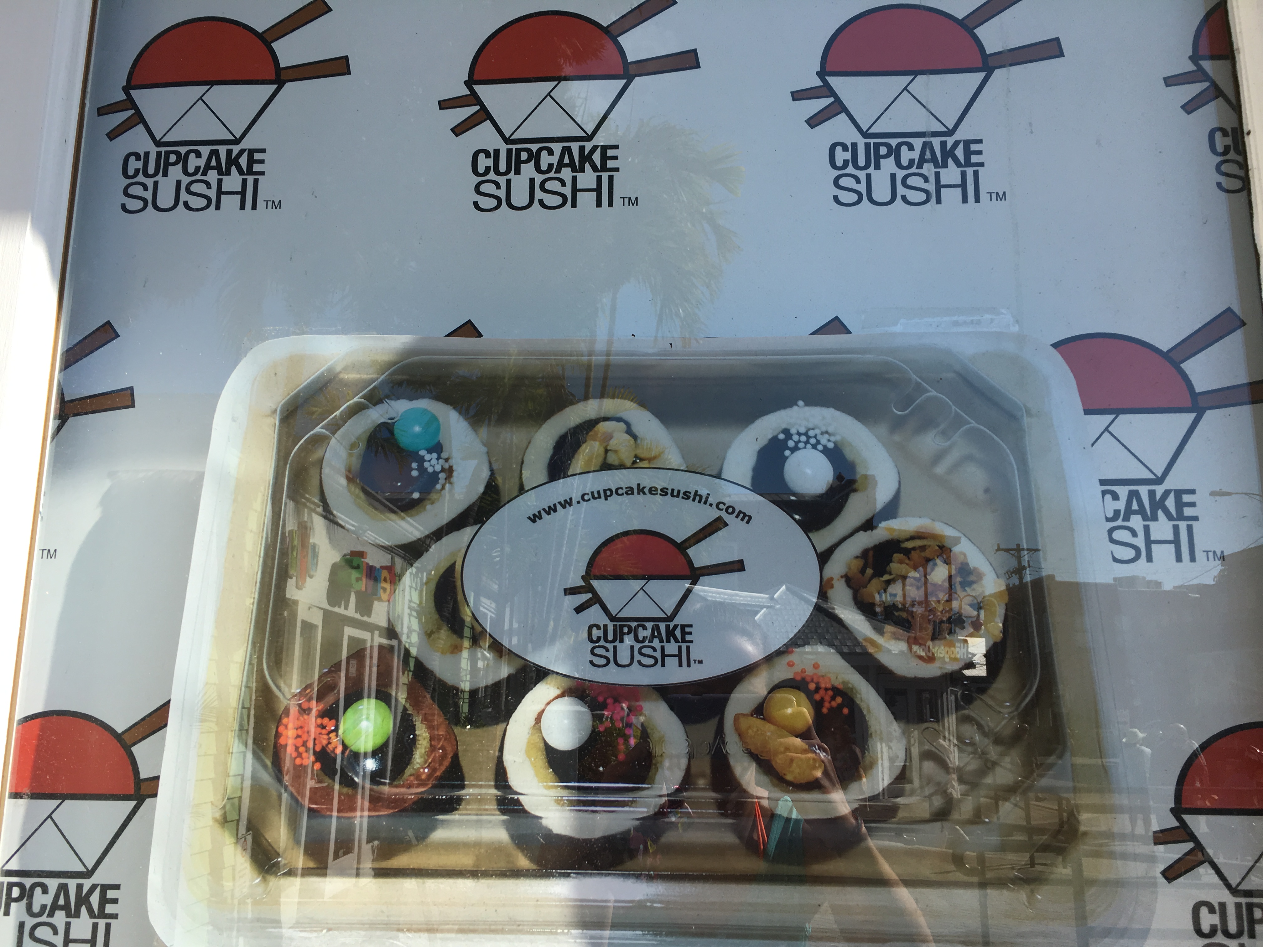 Serious Chops – Cupcake Sushi in Key West, Florida – FoodWaterShoes